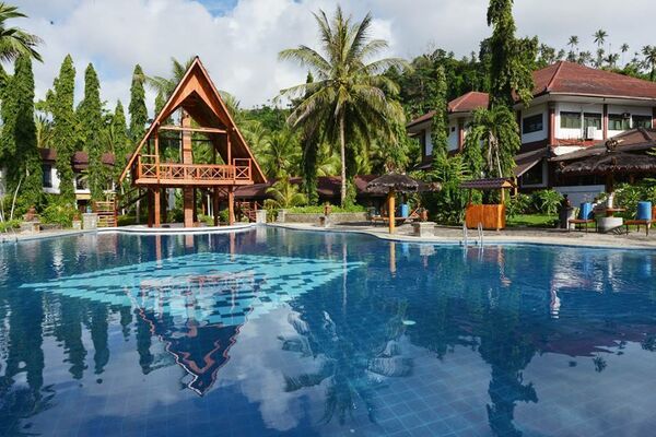 Book activities with Tasik Ria Dive Resort | Seek Sophie