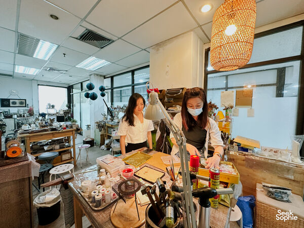 Book activities with Artisan8 Studio | Seek Sophie