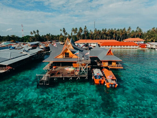 Book activities with Mabul Paradise Lodge | Seek Sophie