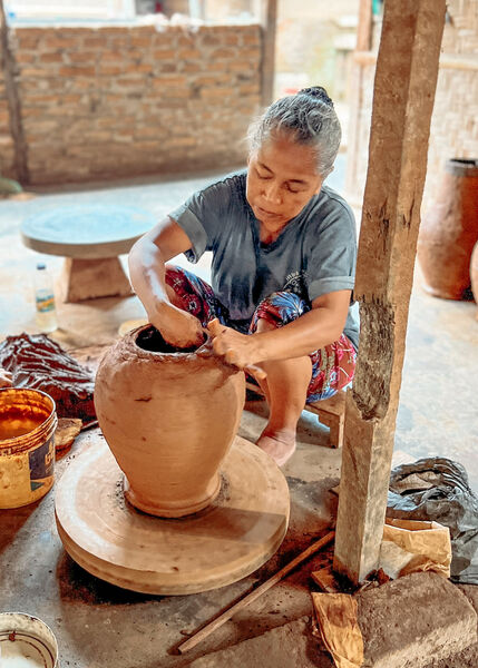 Visit to Pottery Village | Where Every House has a Kiln! | Seek Sophie